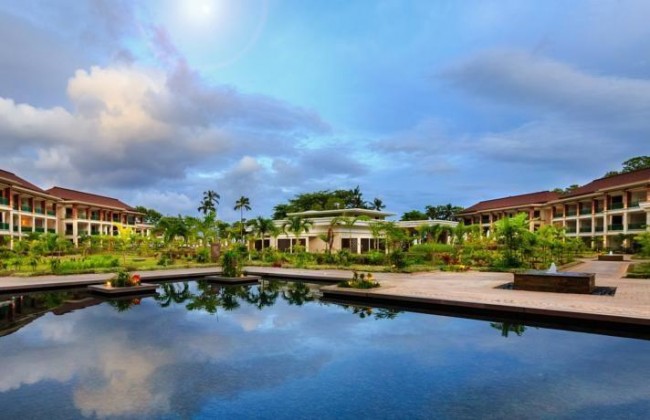 Savoy Resort and Spa Seychelles - Shadows Of Africa